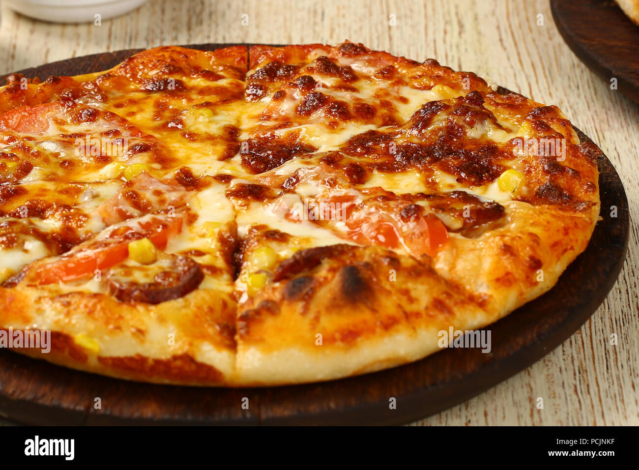 Margerita pizza hi-res stock photography and images - Alamy