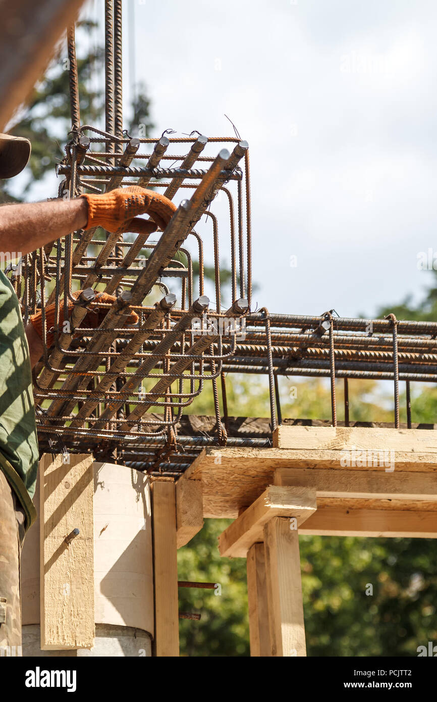 Wire frame construction worker hi-res stock photography and images - Alamy