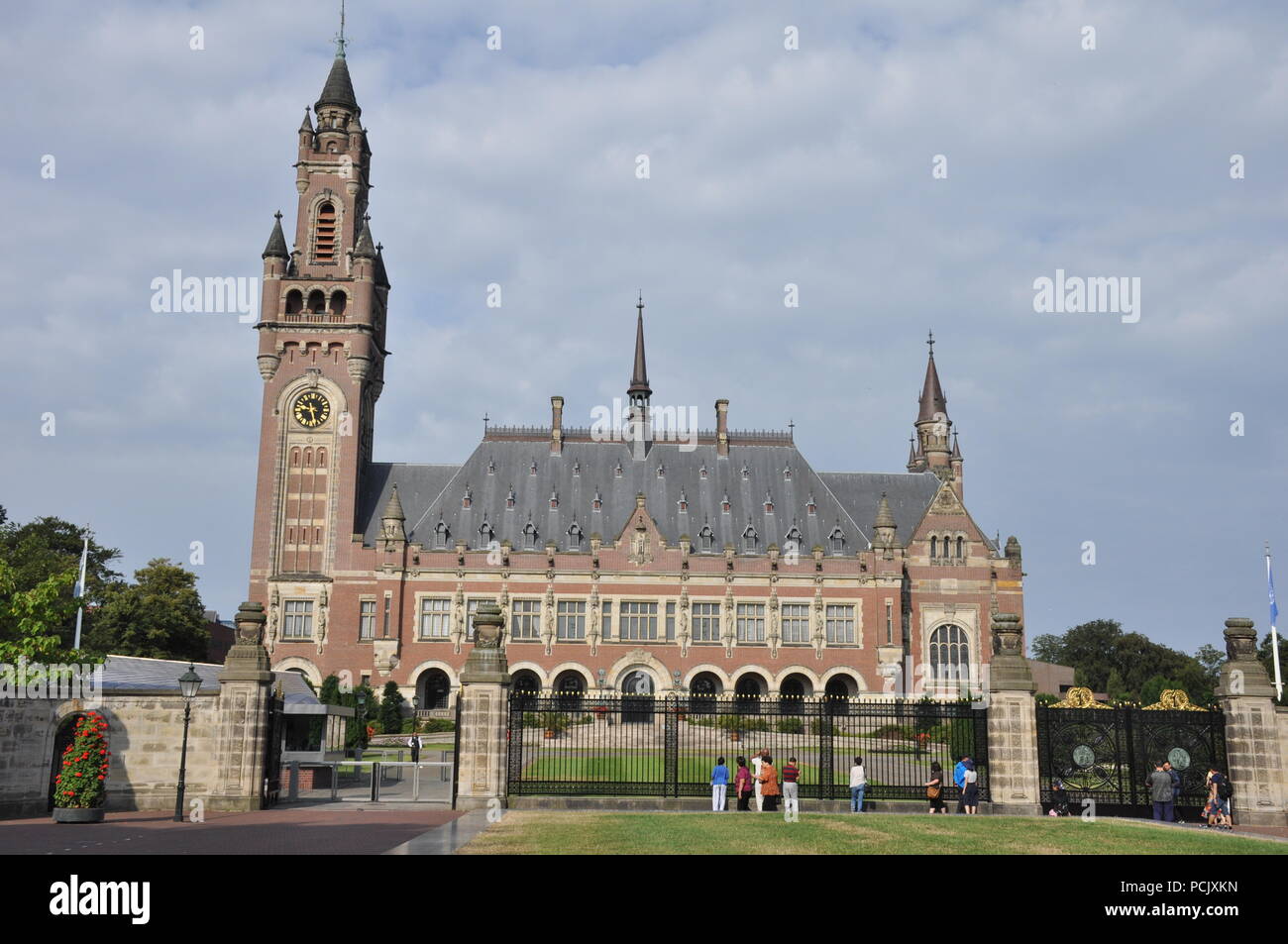 Peace palace vredespaleis in hi-res stock photography and images - Alamy
