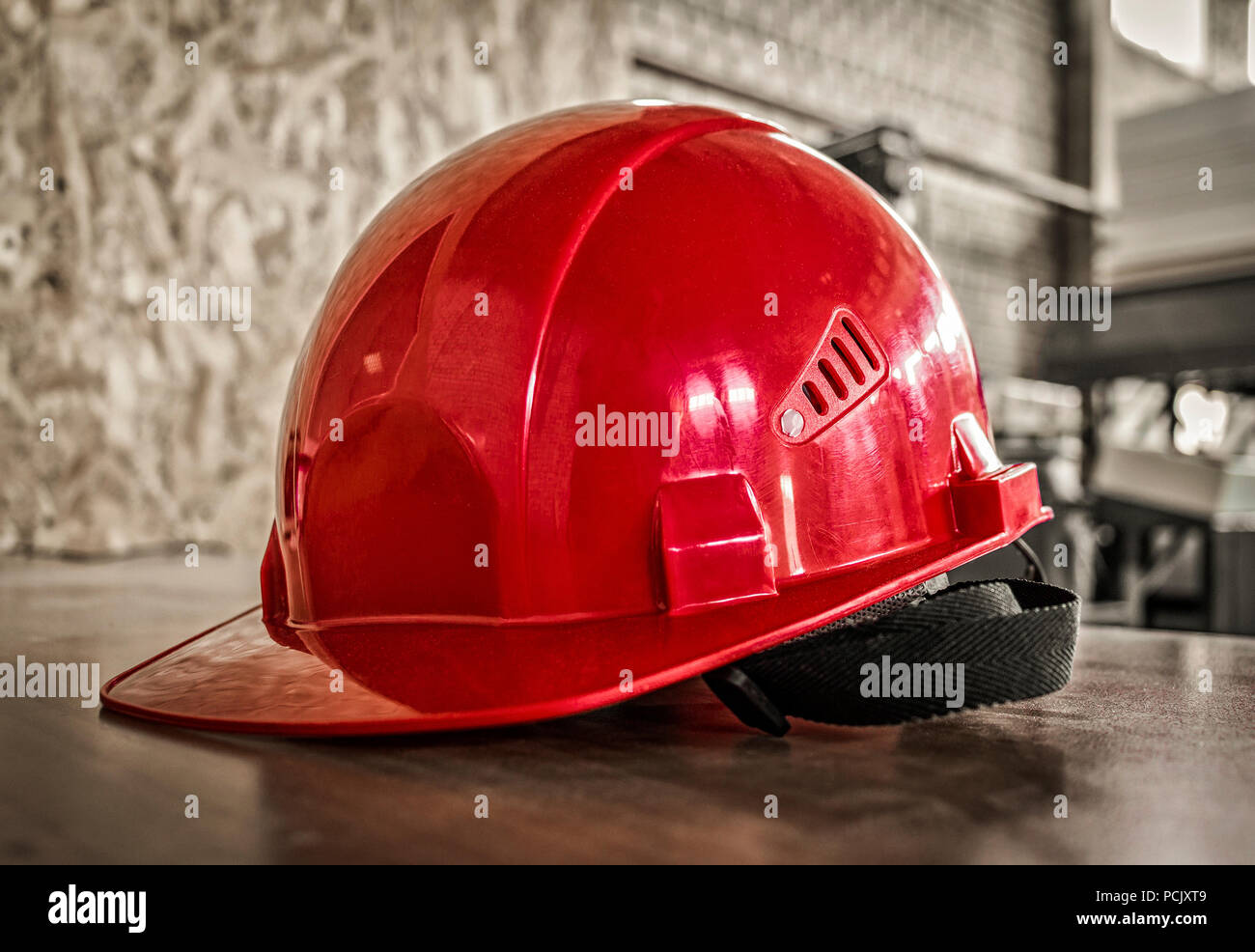 Employee safety clothing hard hat industrial hi-res stock photography ...