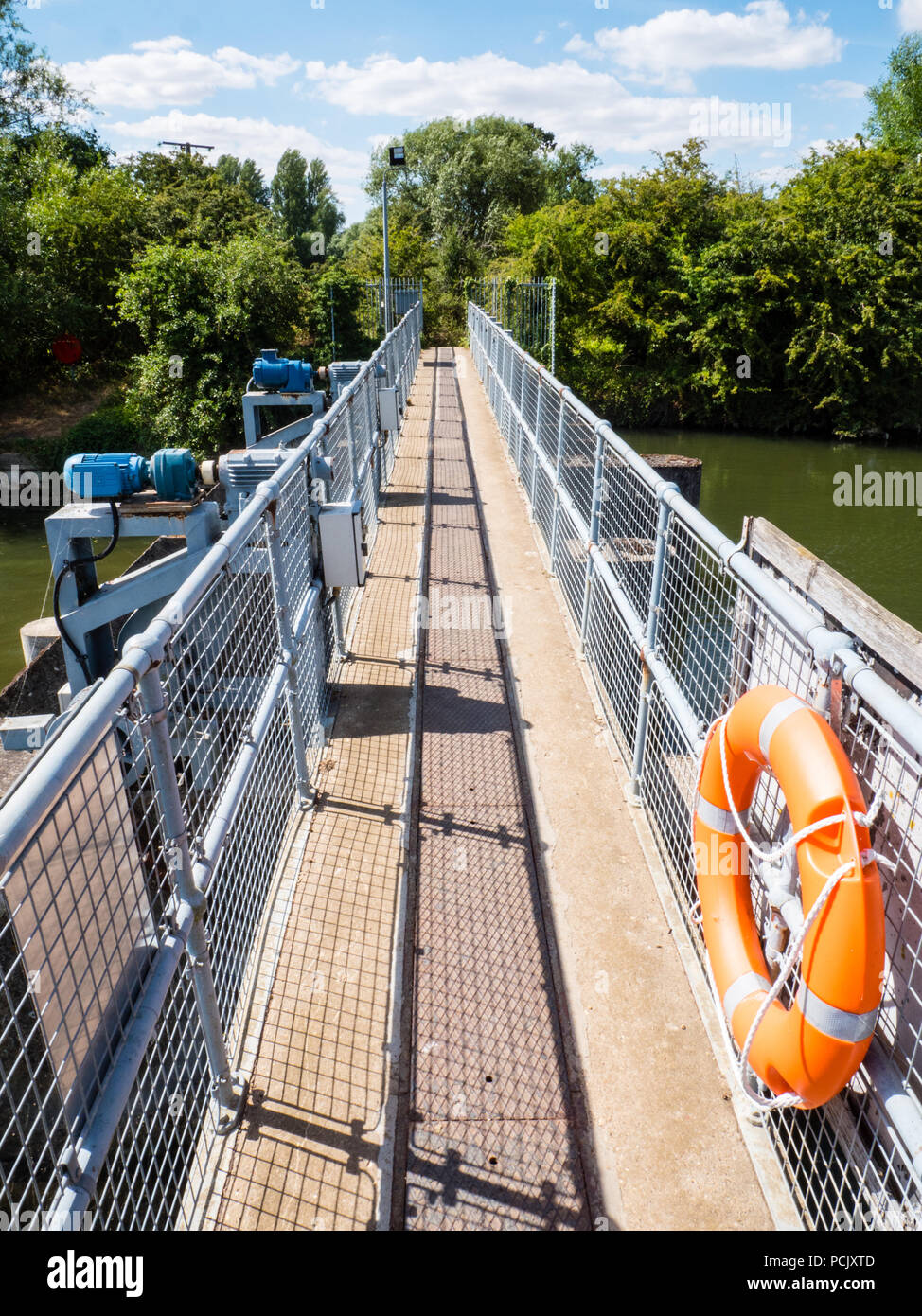 Wier Footpath, Days Lock, Lock and Wier, River Thames, nr Dorchester on ...