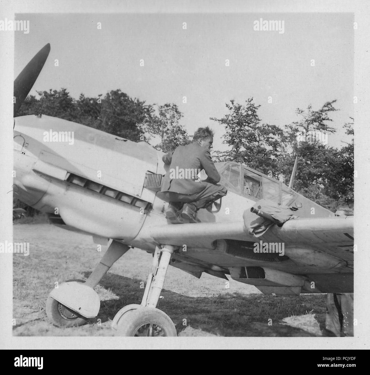 Image from a photo album relating to II. Gruppe, Jagdgeschwader 3 ...