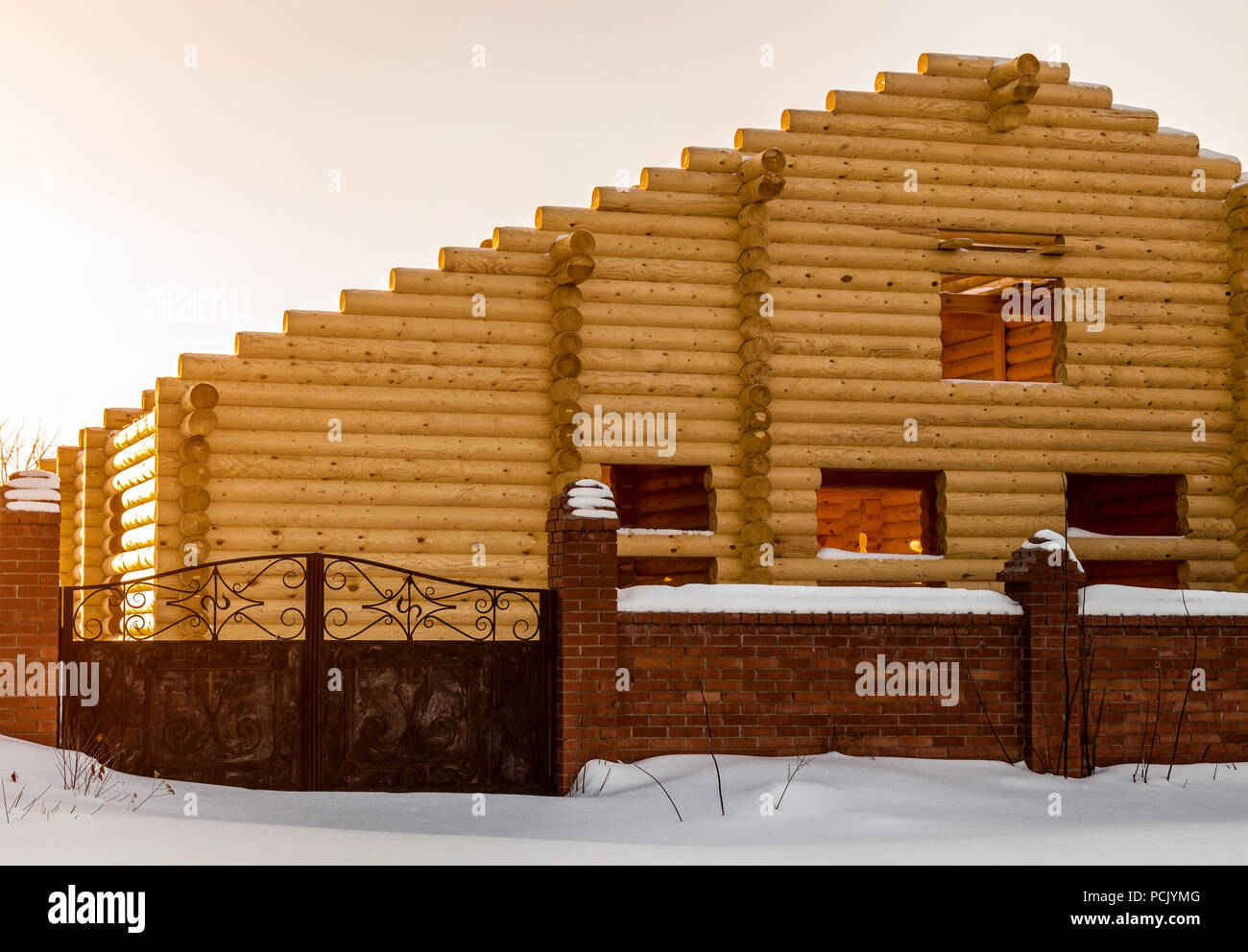 The frame of an unfinished rural house made of timber Stock Photo - Alamy