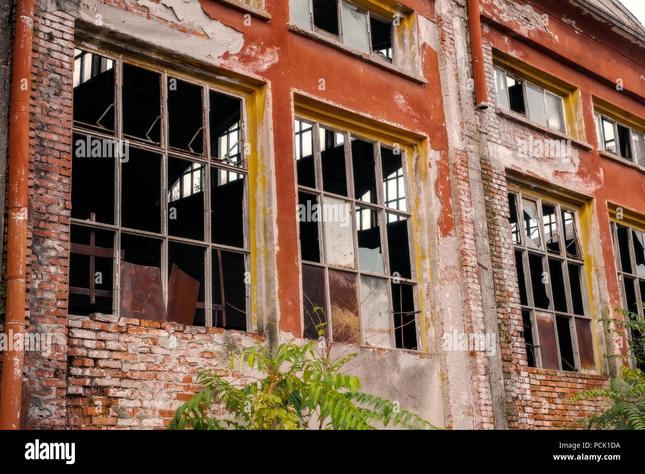 building in degradation Stock Photo - Alamy