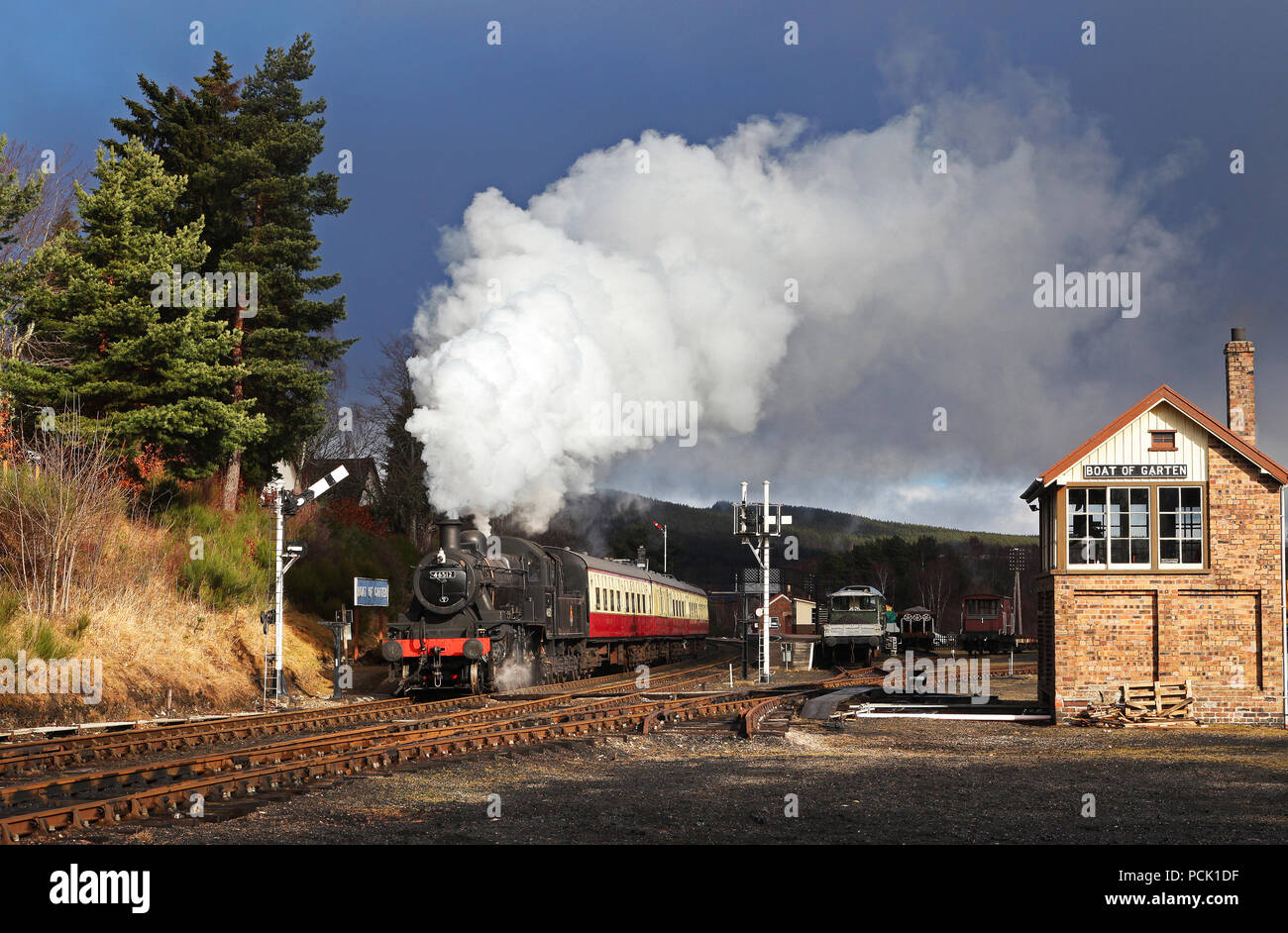 Steam engine locomotive boat hi-res stock photography and images - Alamy