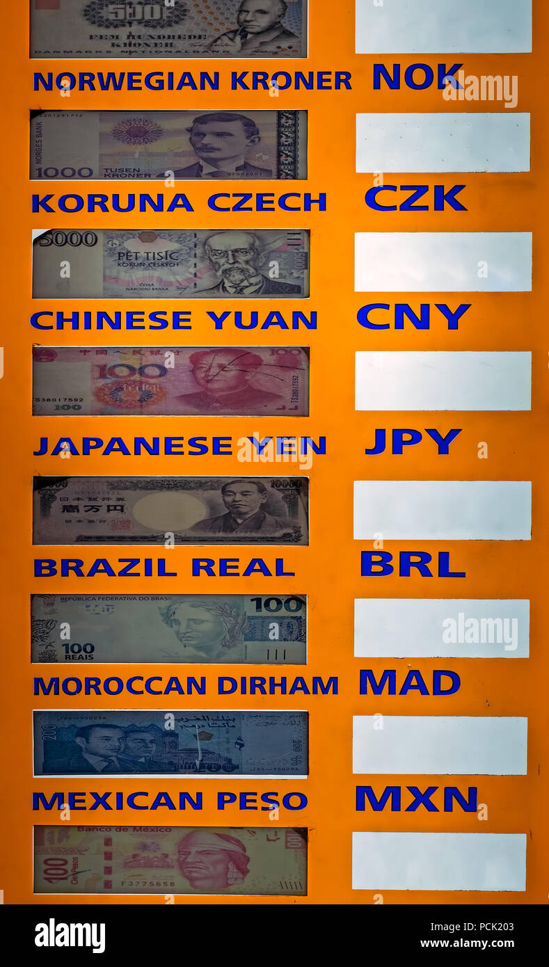 Foreign exchange rate display board hi-res stock photography and images ...