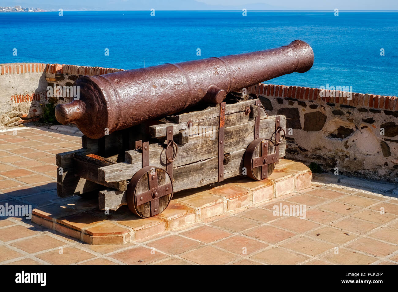 Old rusty cannon Stock Photo - Alamy