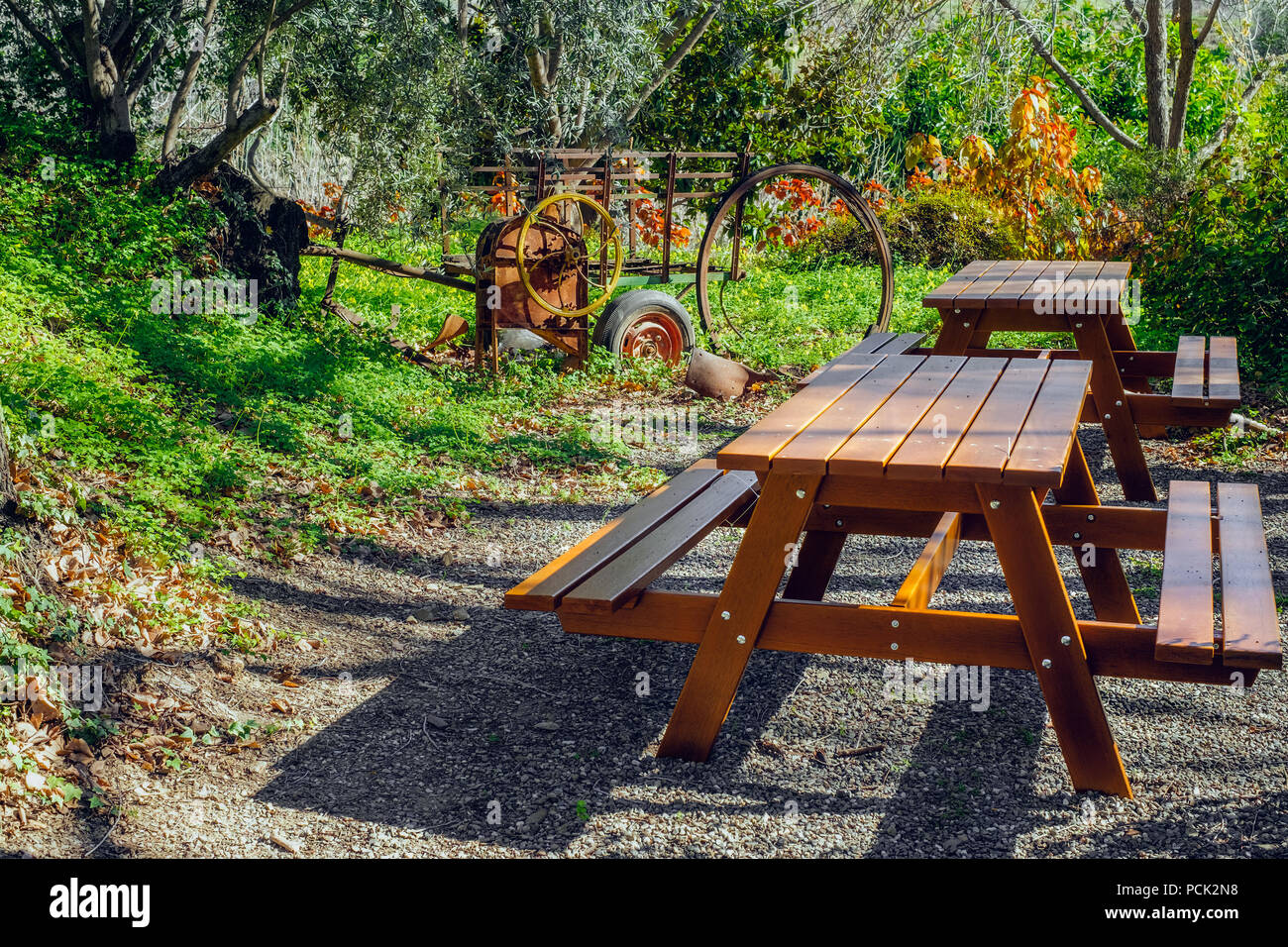 Vintage picnic tables hi-res stock photography and images - Alamy
