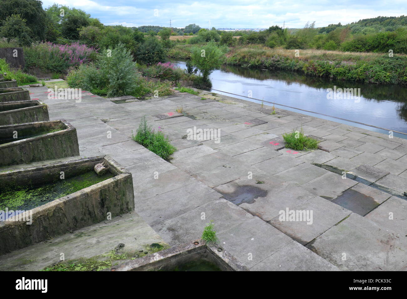 Overflow canal hi-res stock photography and images - Alamy