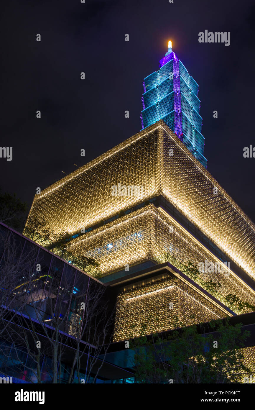 The Taipei 101 building at night Stock Photo - Alamy