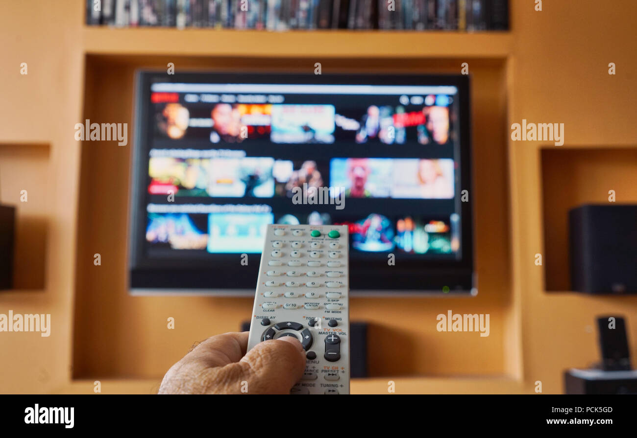 Tv screen and internet hi-res stock photography and images - Alamy