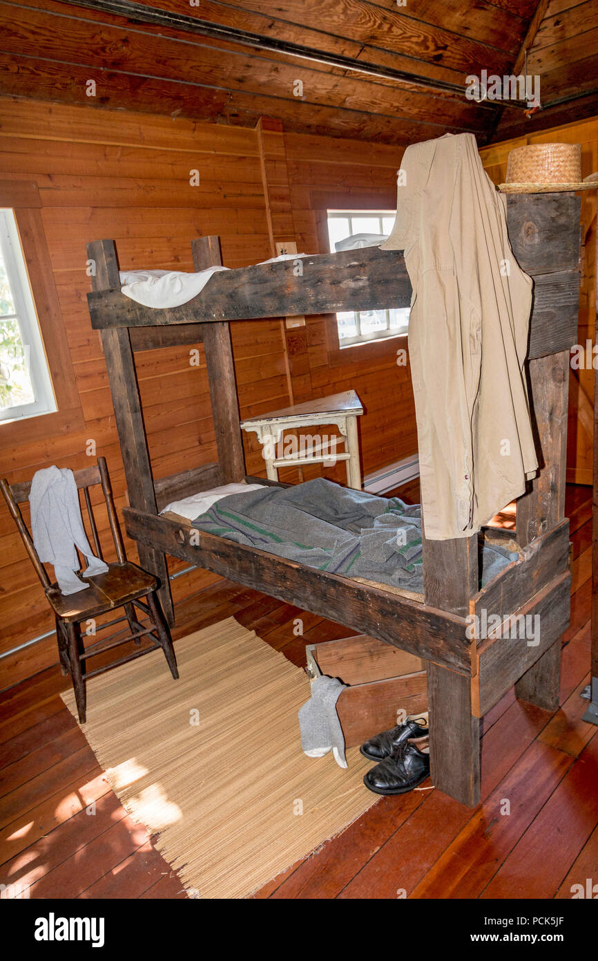 Bunkbeds hi-res stock photography and images - Alamy