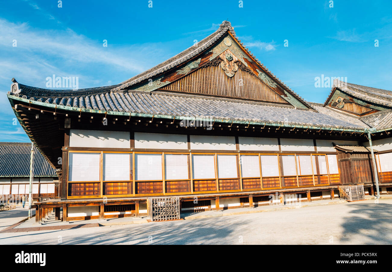 Traditional japanese castle wall in kyoto hi-res stock photography and ...