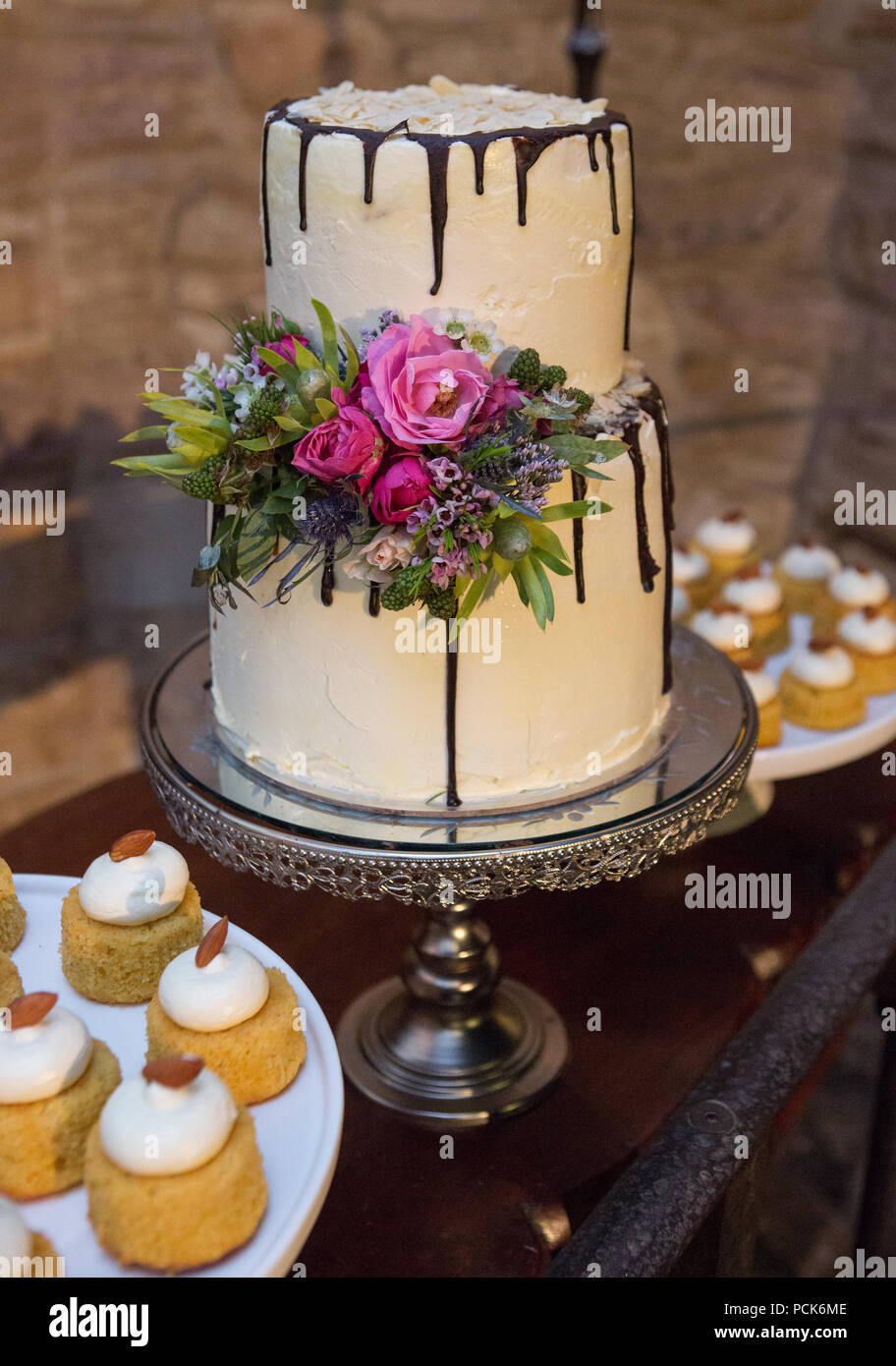 Modern Australian wedding cake Stock Photo - Alamy