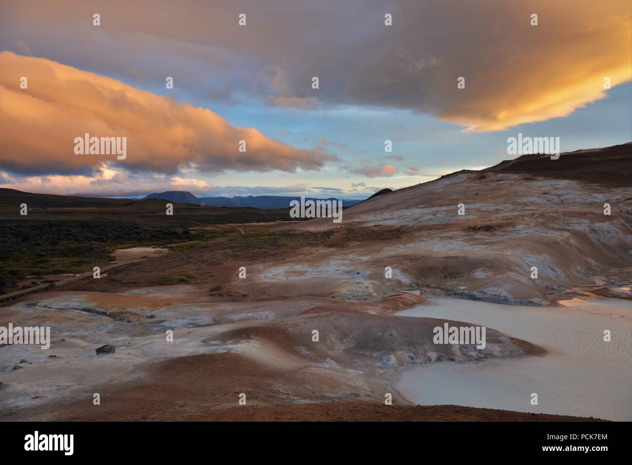 Sulphur pools hi-res stock photography and images - Alamy
