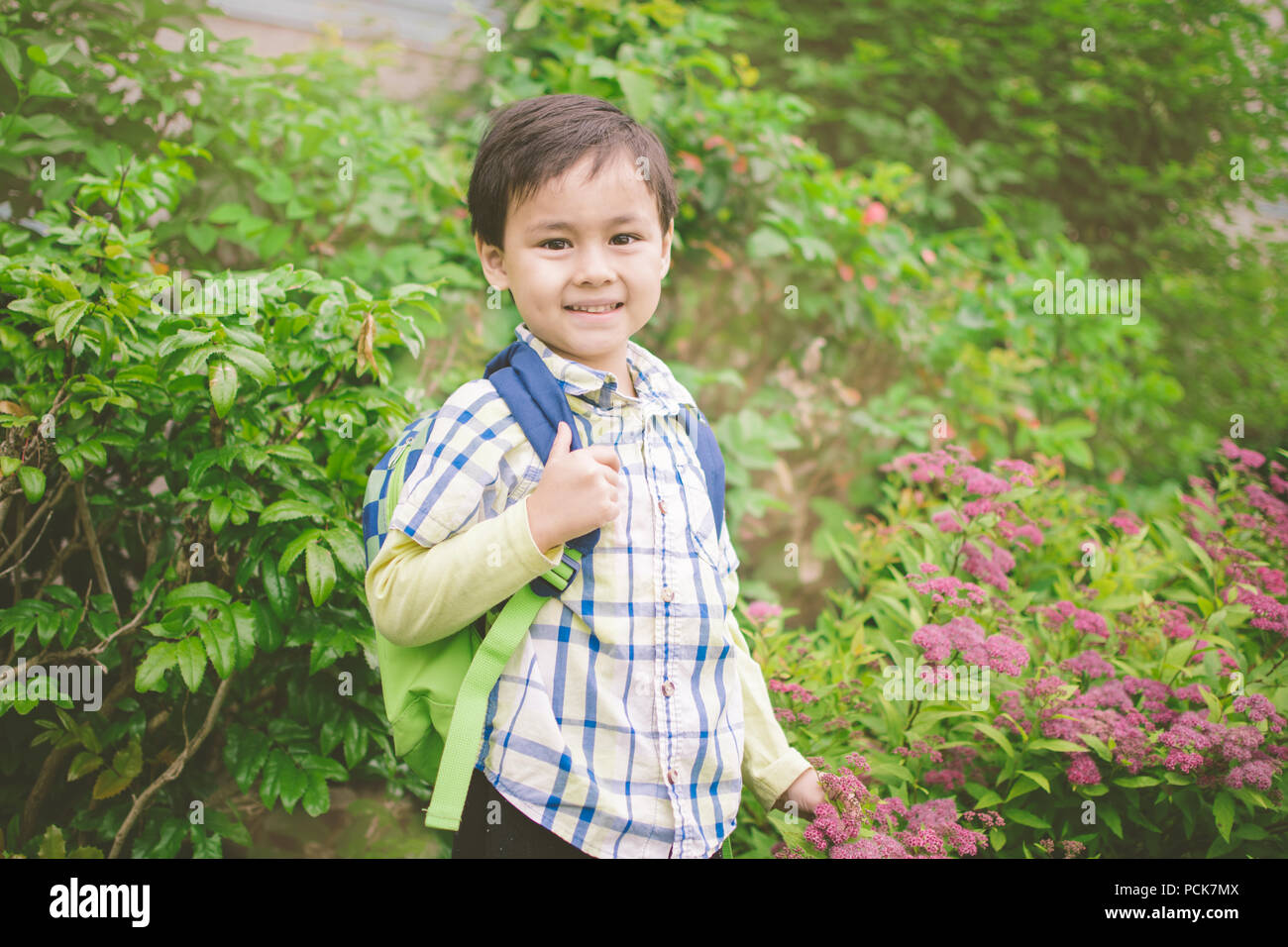 School backpack child hi-res stock photography and images - Alamy