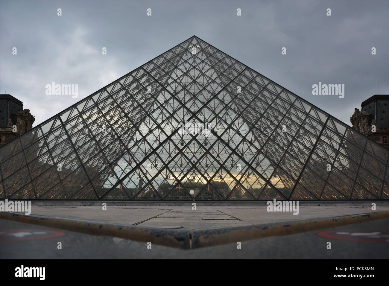 Perrault’s Colonnade Square and the Louvre Museum Stock Photo - Alamy