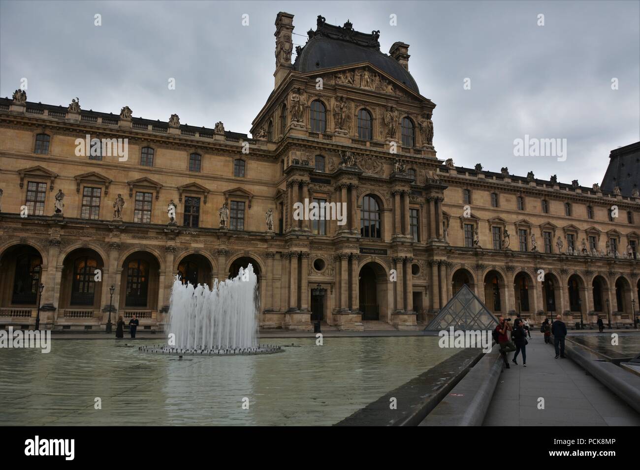Perrault’s Colonnade Square and the Louvre Museum Stock Photo - Alamy