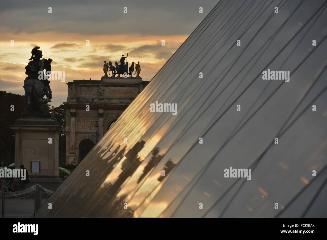 Perrault’s Colonnade Square and the Louvre Museum Stock Photo - Alamy