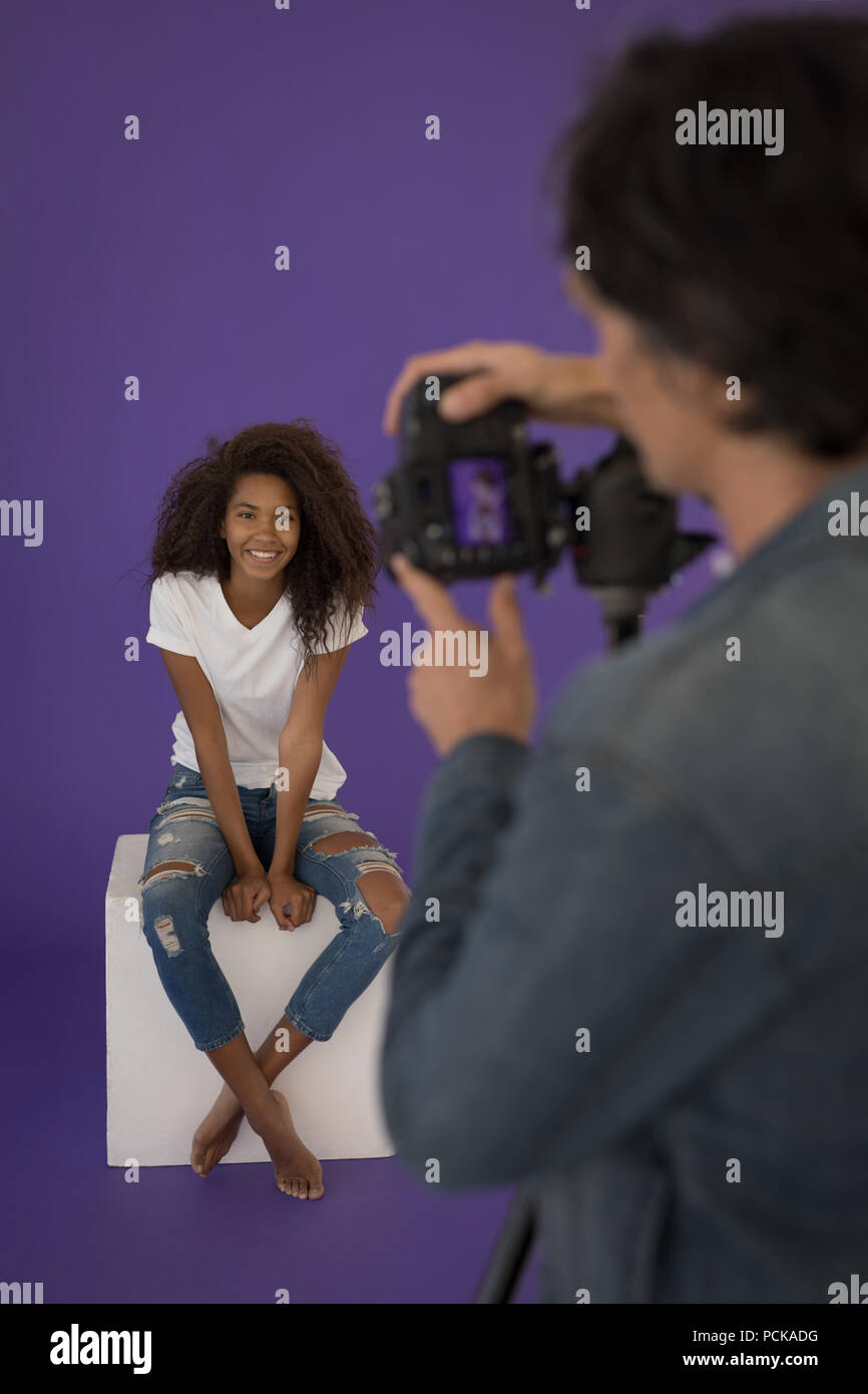 Professional photographer model shoot hi-res stock photography and ...