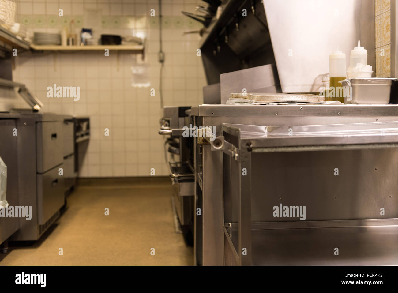 Interior of commercial kitchen Stock Photo - Alamy