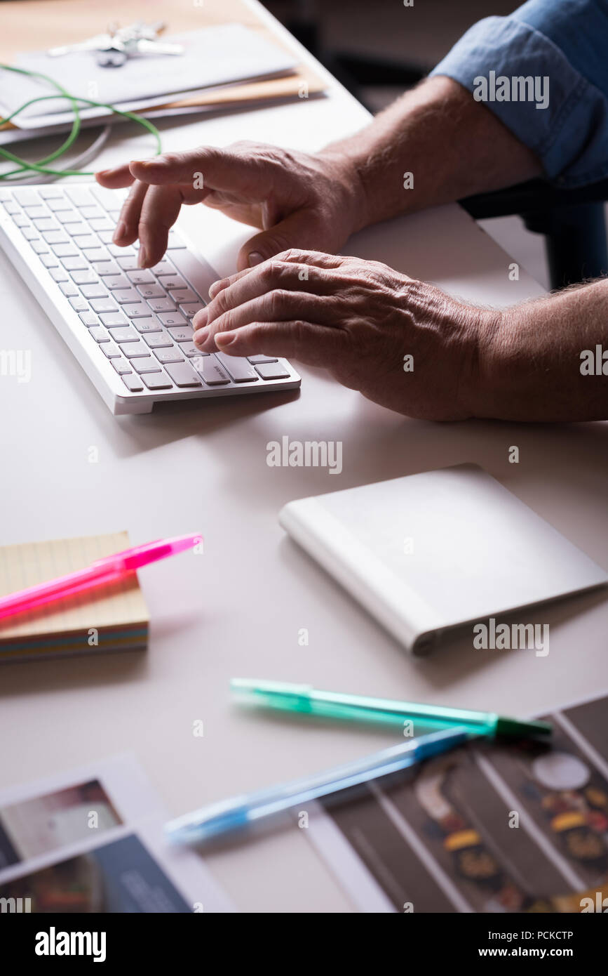 Typing skill hi-res stock photography and images - Alamy