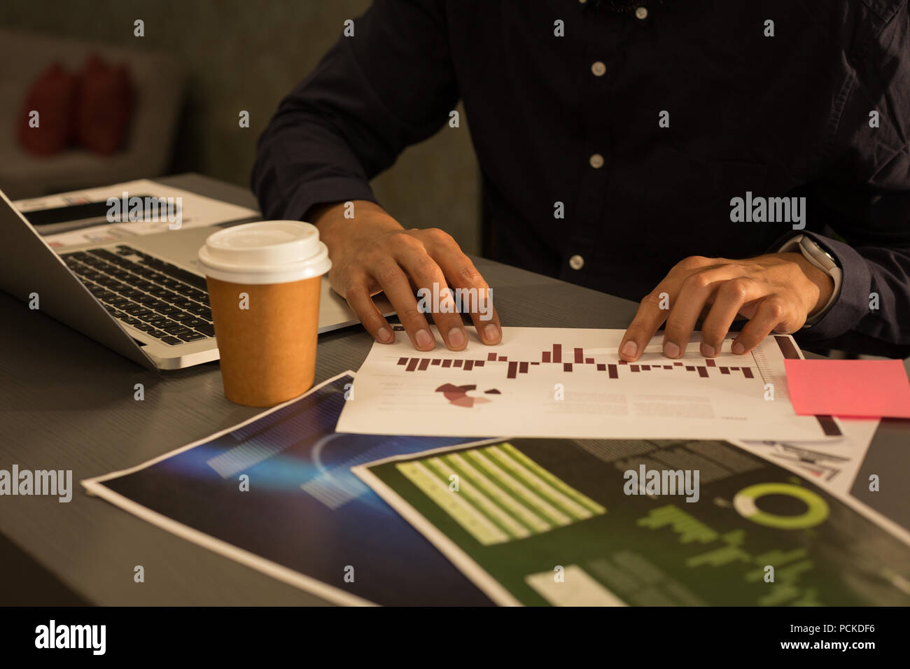 Looking chart hi-res stock photography and images - Alamy