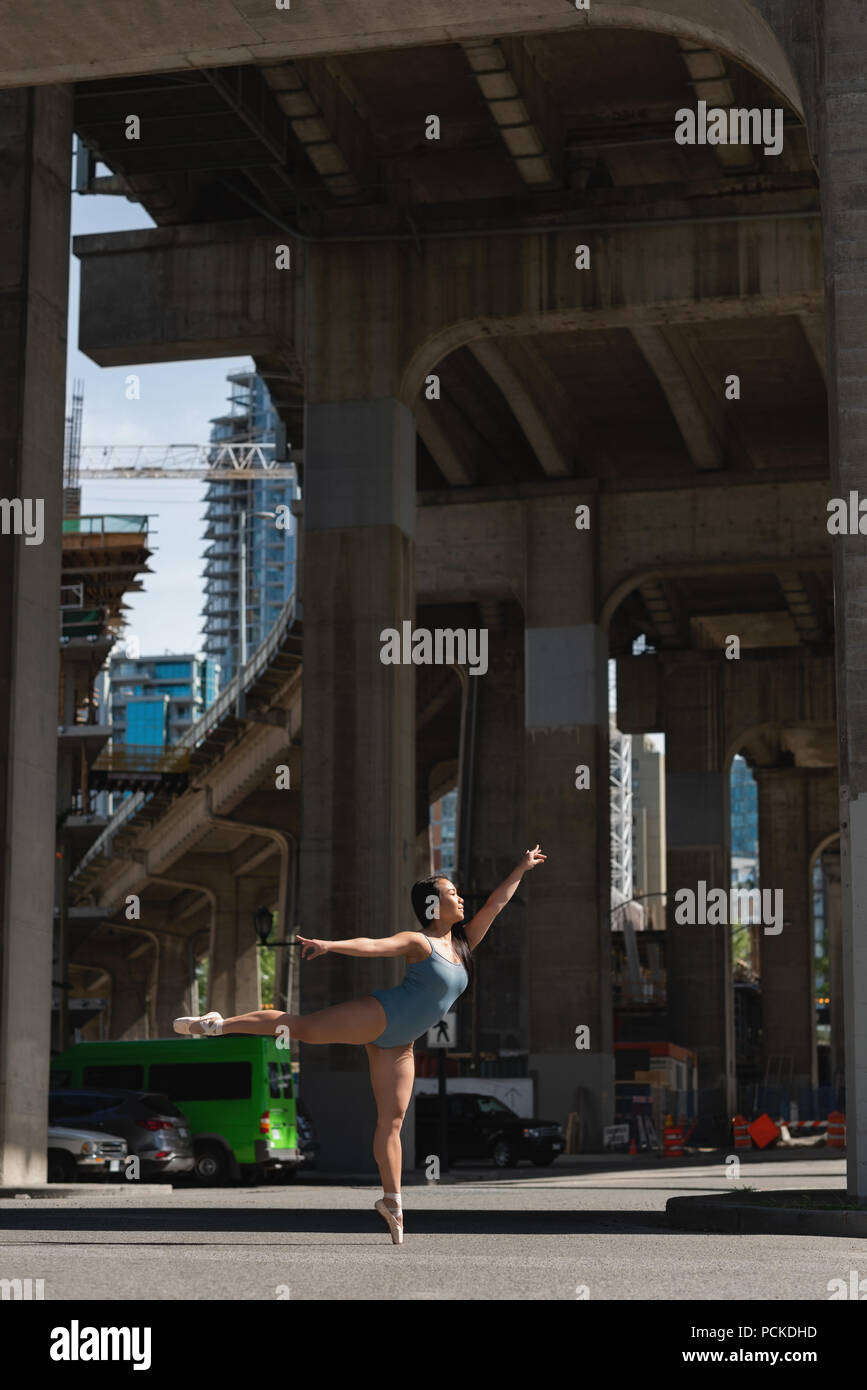Female ballet dancer dancing on the street Stock Photo - Alamy