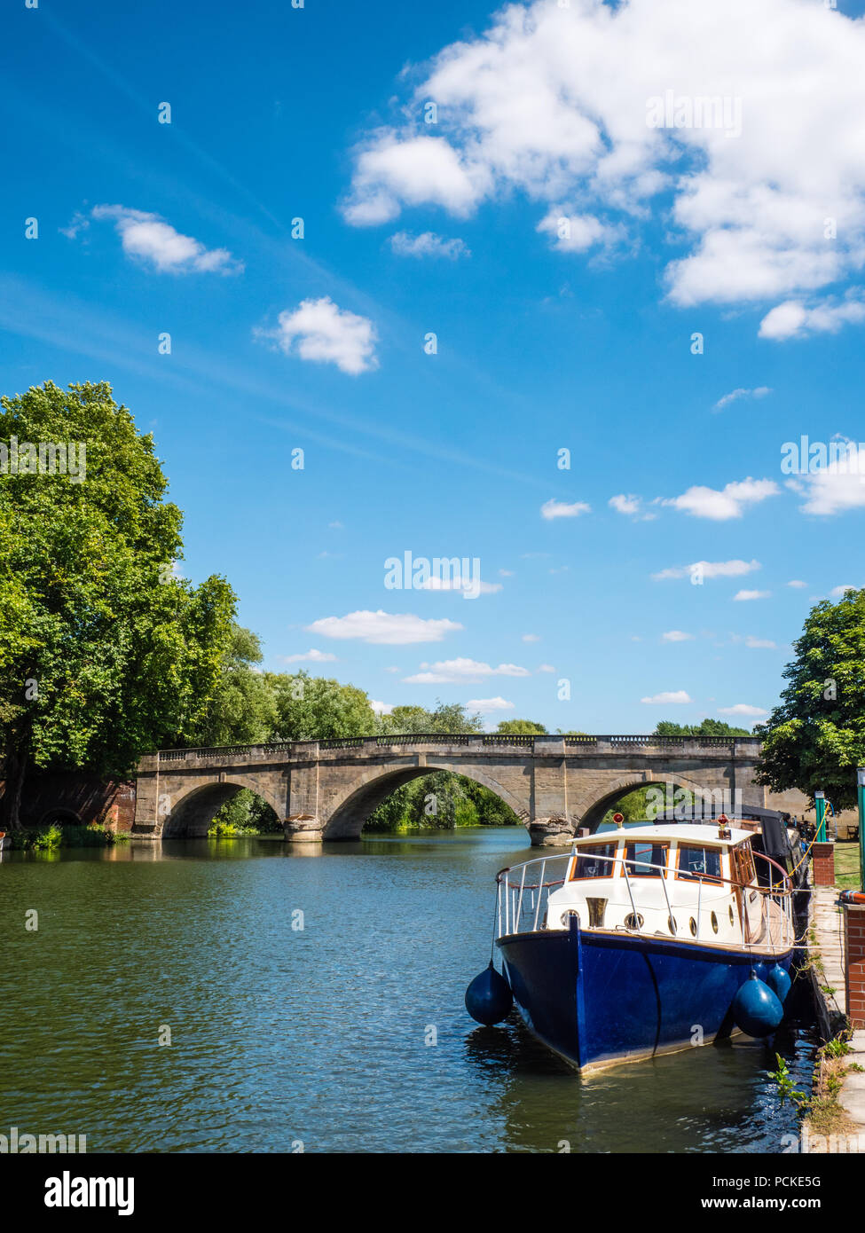 Shillingford Bridge, River Thames, Shillingford, Oxfordshire, England ...