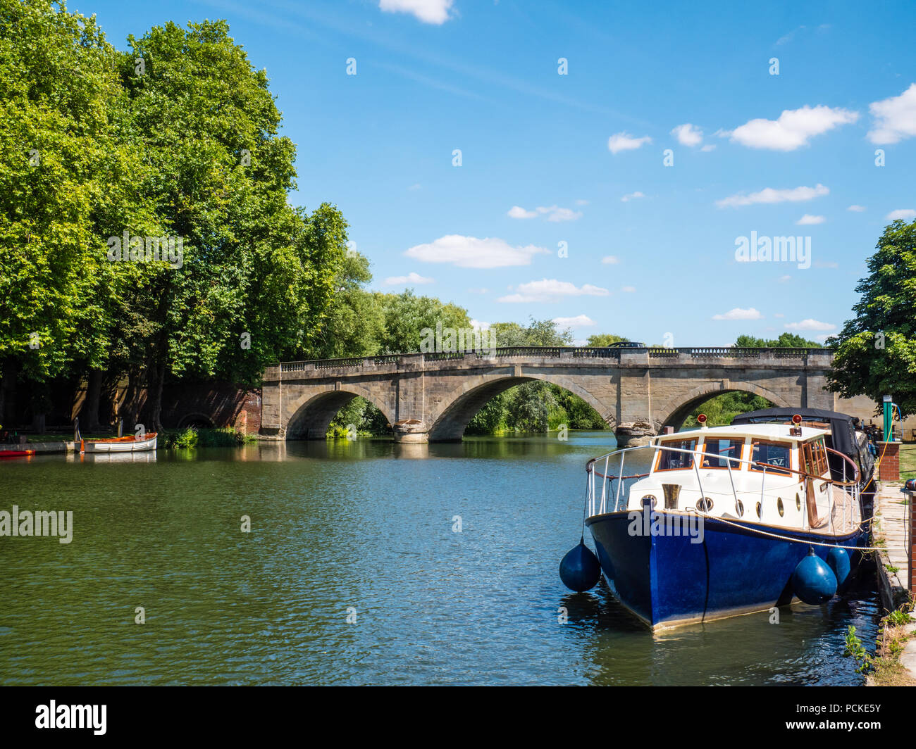 Shillingford bridge hi-res stock photography and images - Alamy