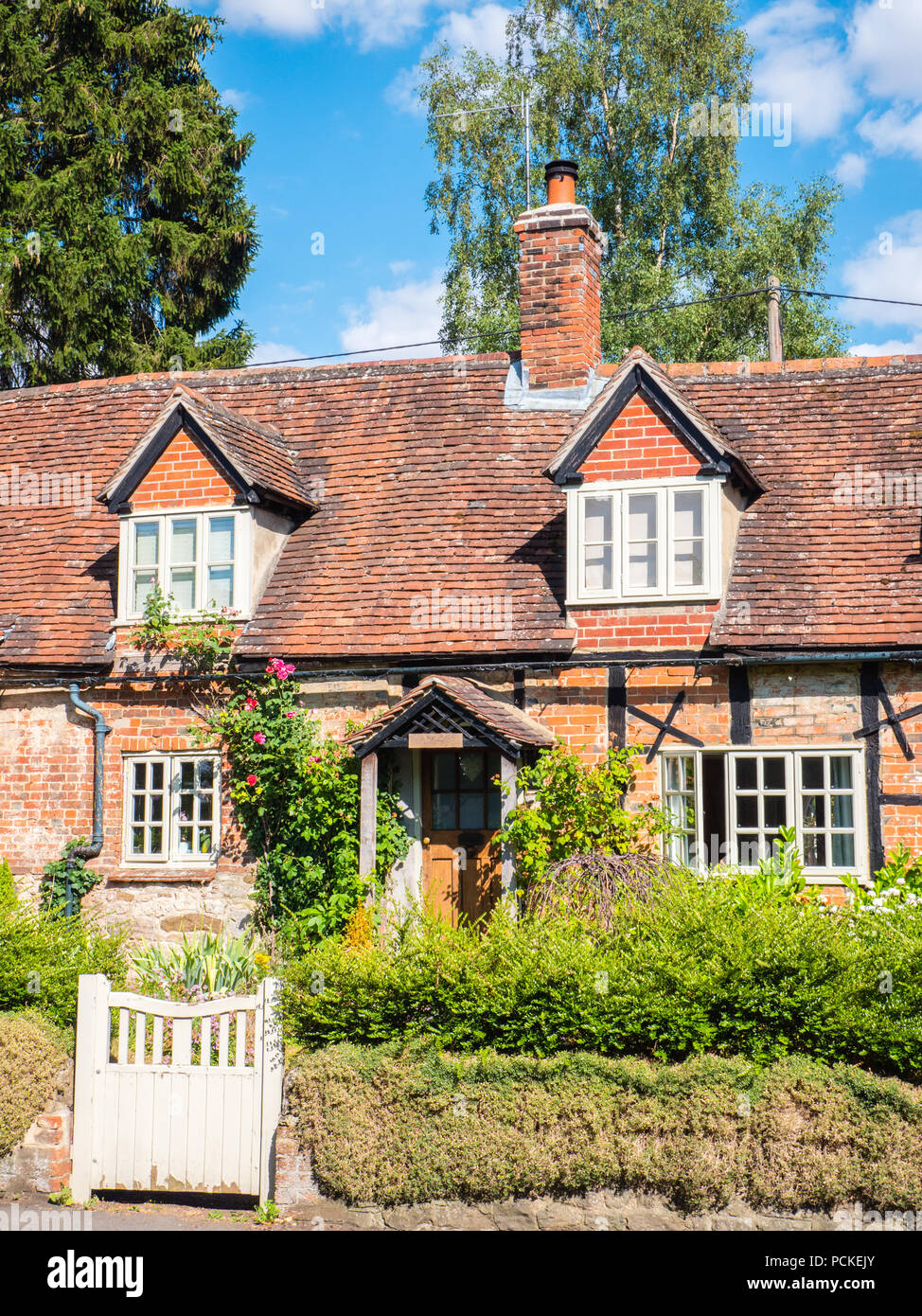 Rural Cottages, Clifton Hampden, Village, Oxfordshire, England, UK, GB ...