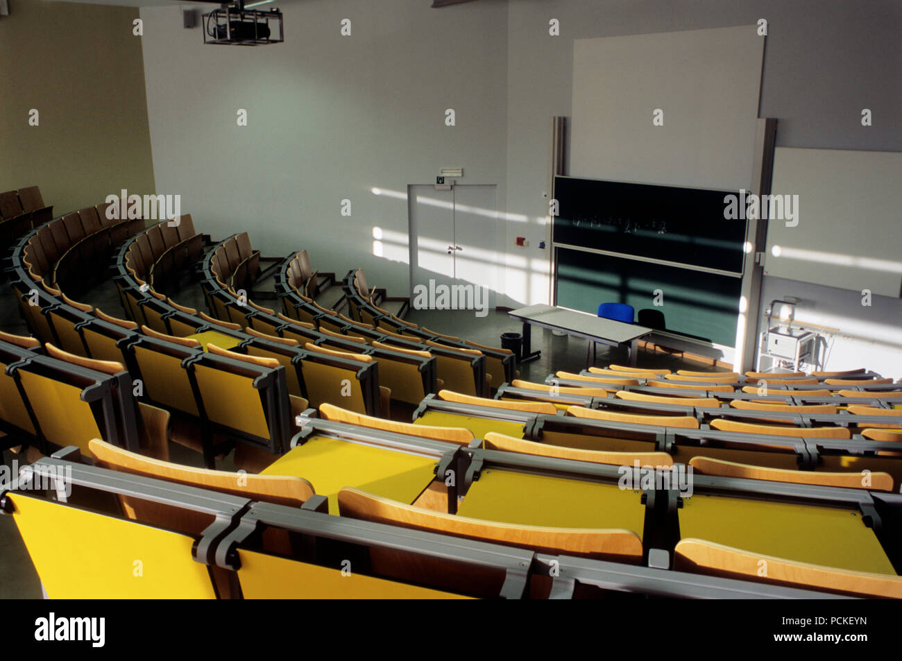 The faculty of Medicine and Pharmacy at the Mons University (Belgium ...