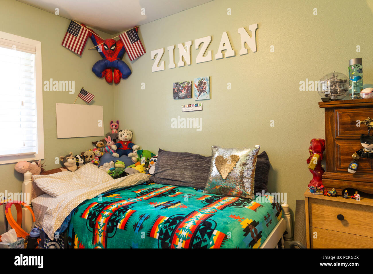 Middle class home interior bedroom hi-res stock photography and images ...