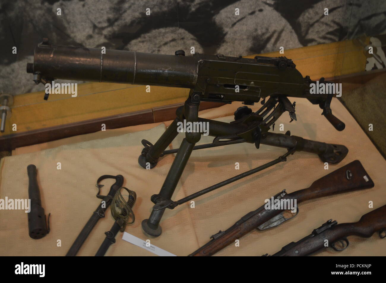 Historic guns hi-res stock photography and images - Alamy
