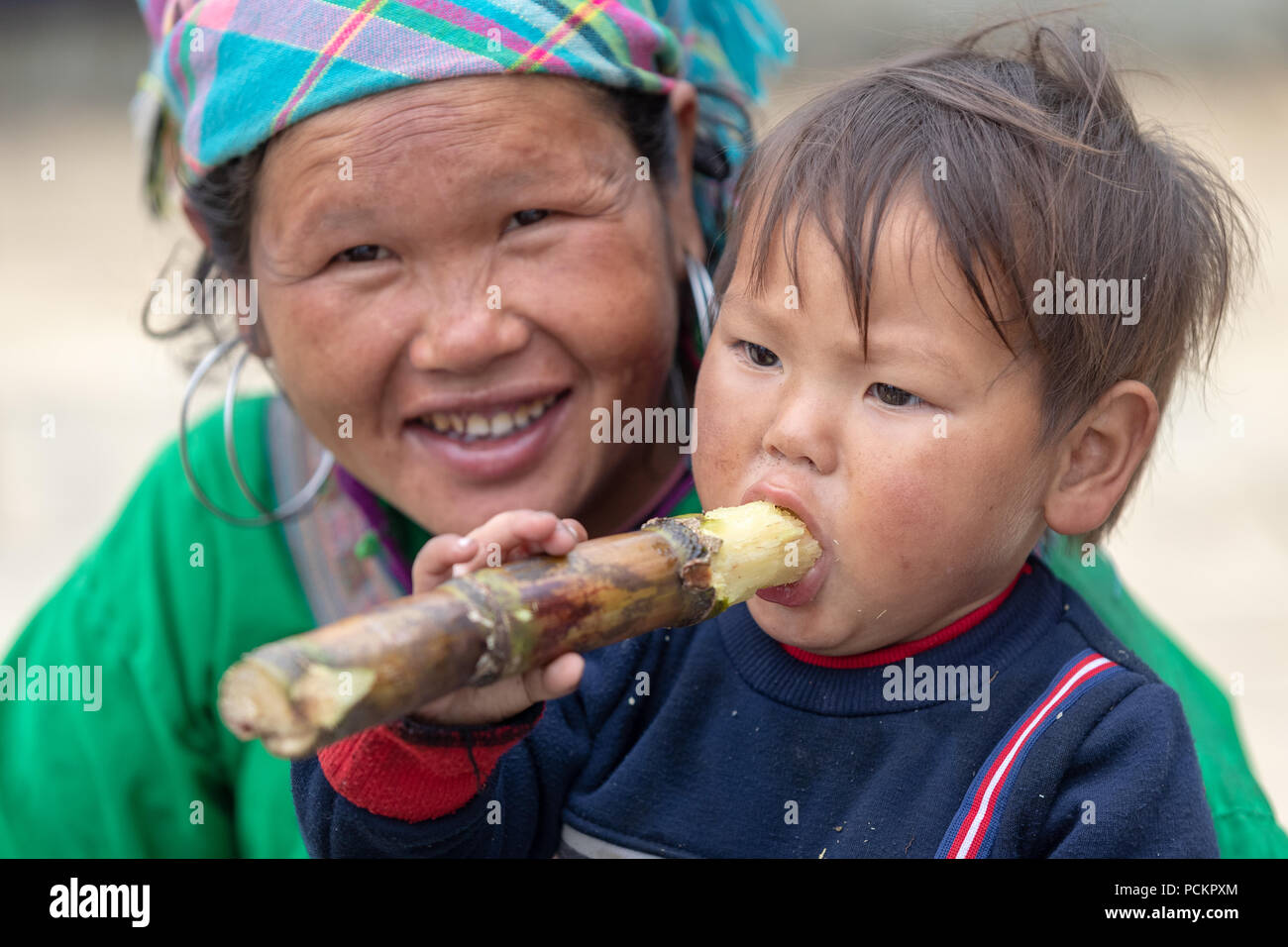 Poor people in vietnam hi-res stock photography and images - Alamy