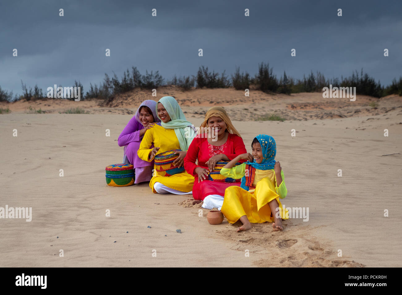 Candid ethnic women hi-res stock photography and images - Alamy