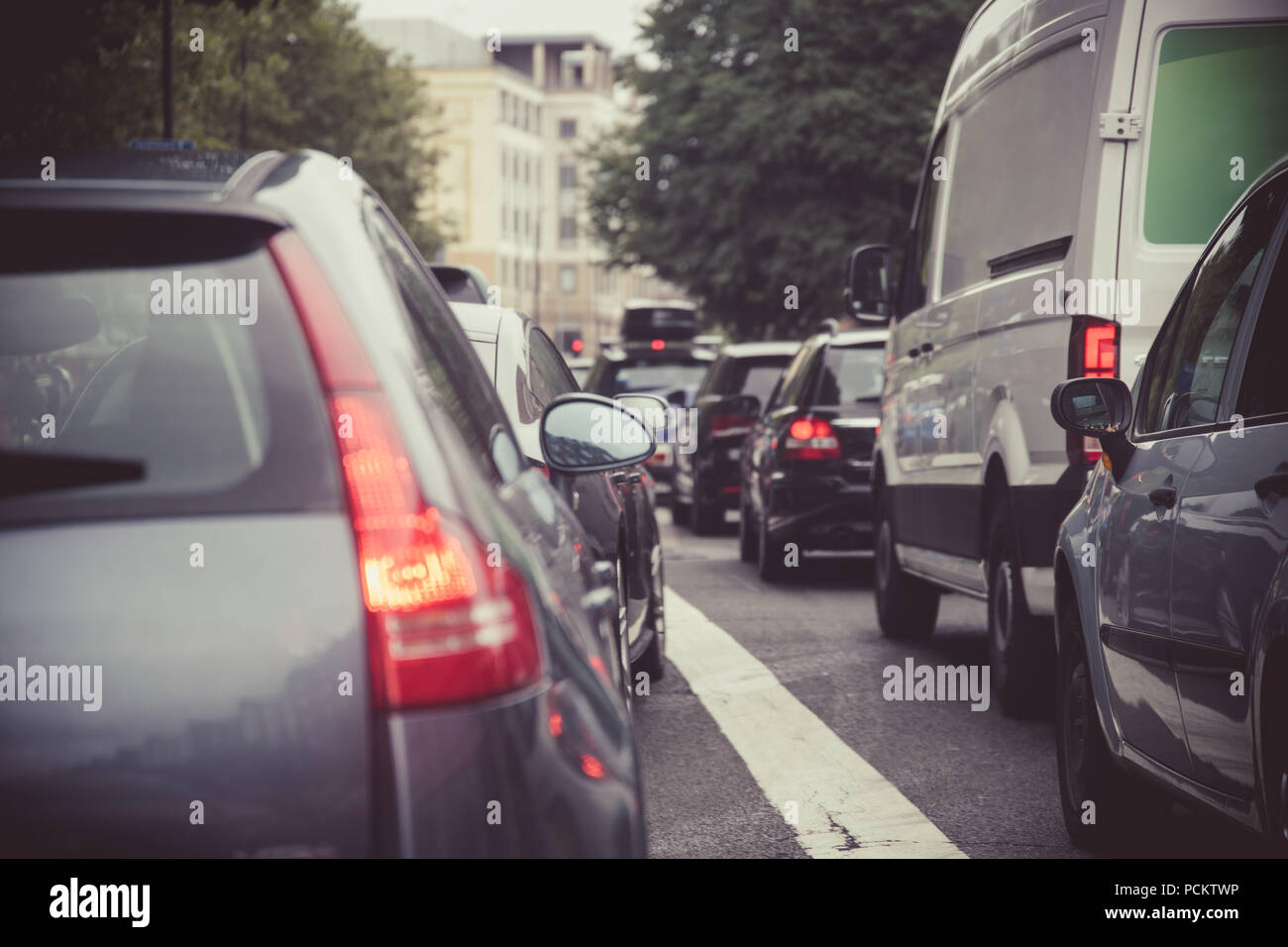 Heavy vehicle traffic jam on a busy London street Stock Photo - Alamy