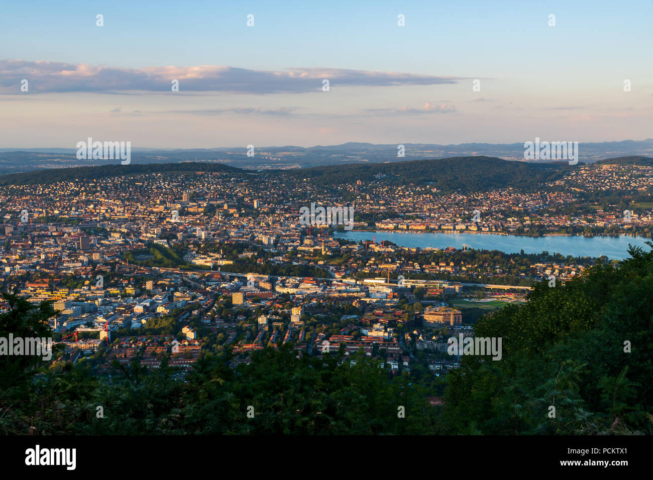 Zurich lake skyline hi-res stock photography and images - Alamy