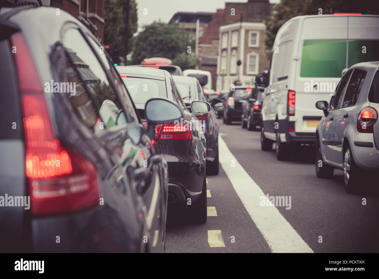Heavy traffic london hi-res stock photography and images - Alamy