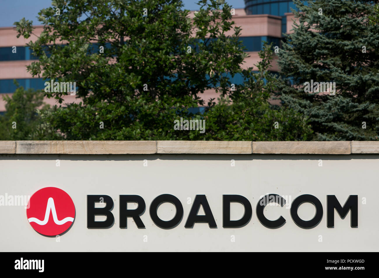 Broadcom inc logo hi-res stock photography and images - Alamy