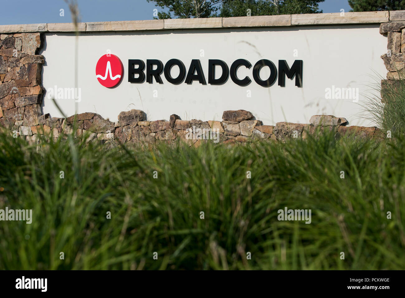 Broadcom inc logo hi-res stock photography and images - Alamy