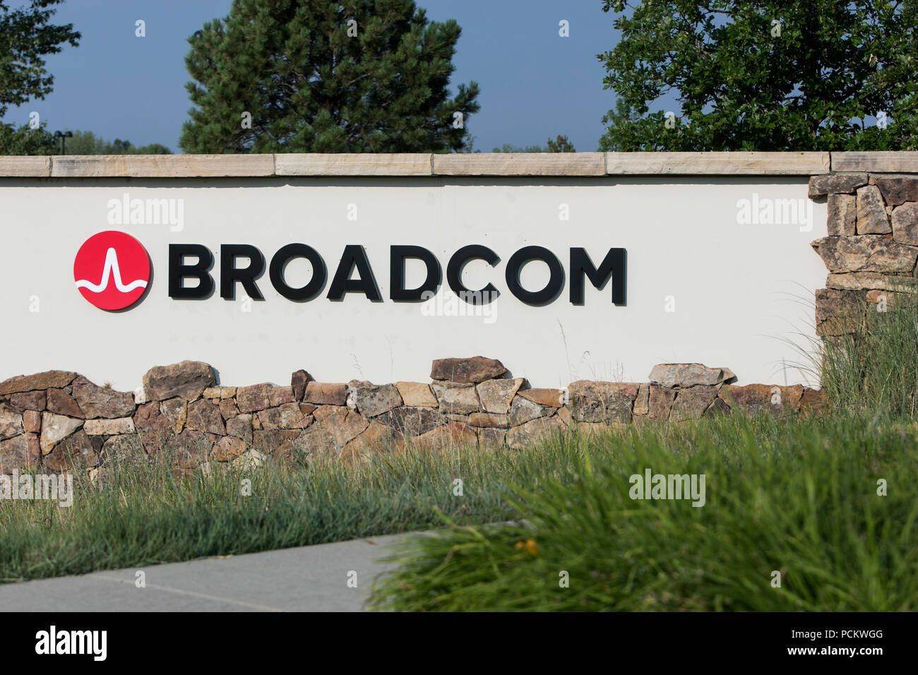 Broadcom inc logo hi-res stock photography and images - Alamy
