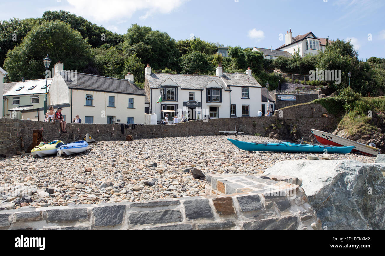 Little haven beach pembrokeshire hi-res stock photography and images ...