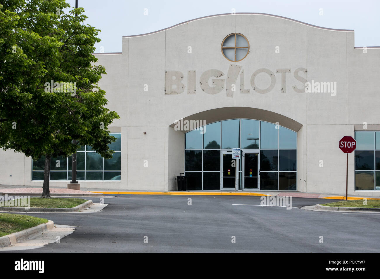 Abandoned lots hi-res stock photography and images - Alamy
