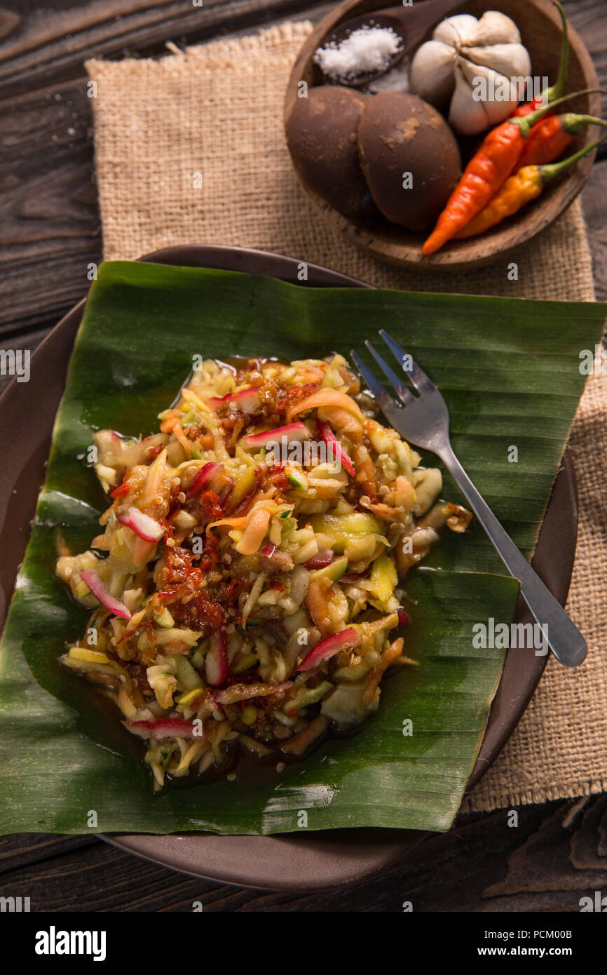 rujak serut. indonesian fruit salad with hot spicy sauce Stock Photo ...