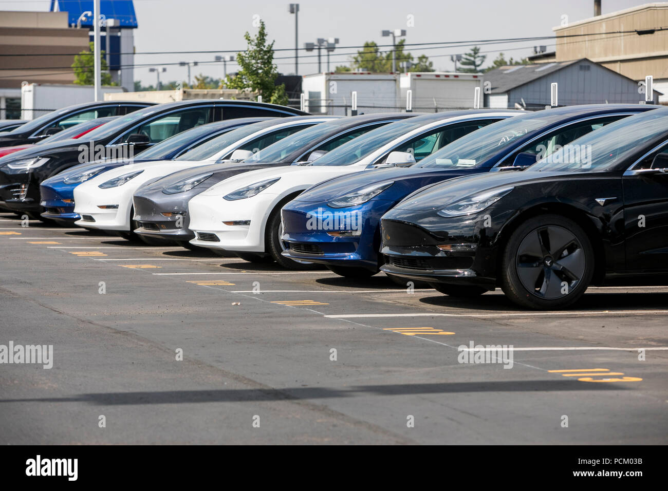 Tesla Model 3 electric vehicles at a Tesla Store location in Littleton ...