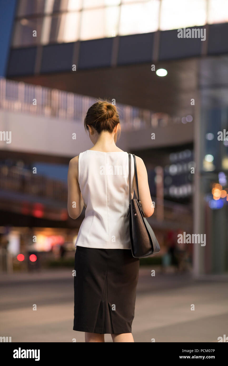 Chinese woman walking beijing hi-res stock photography and images - Alamy