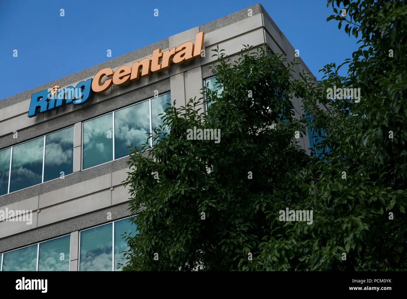 Ringcentral logo hi-res stock photography and images - Alamy