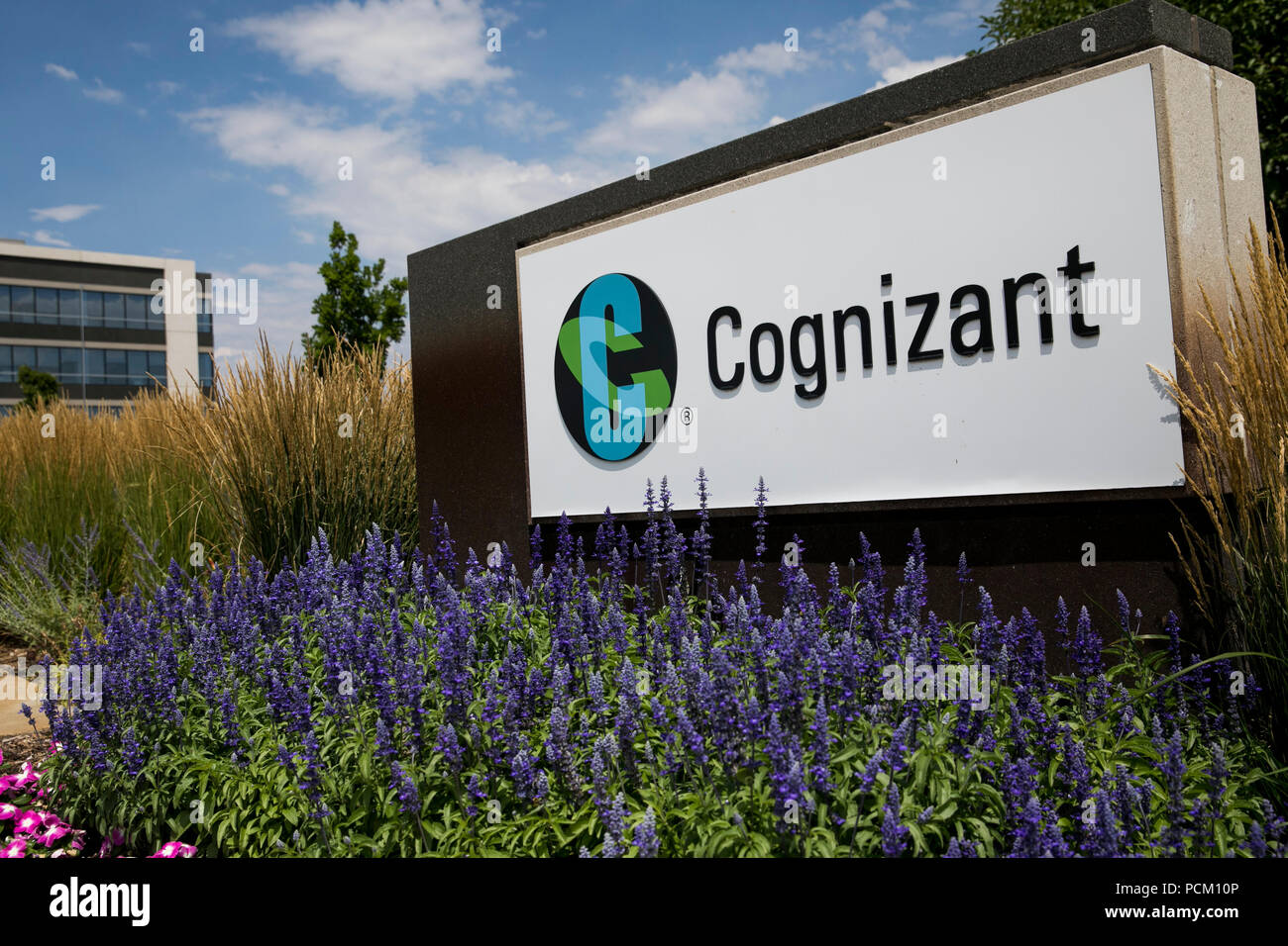 Cognizant logo hi-res stock photography and images - Alamy
