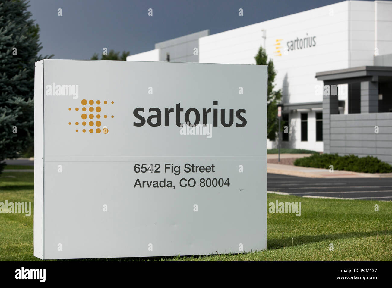 Sartorius hi-res stock photography and images - Alamy